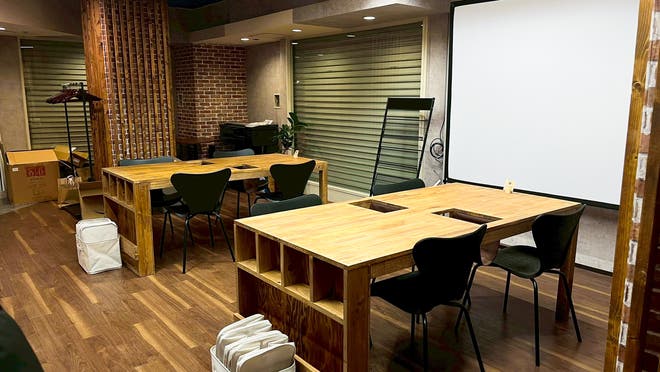 【立席最大40名、着席30名利用可】プロジェクター、スクリーン、WI-FI完備■小規模の会議や交流会、撮影に!の写真6