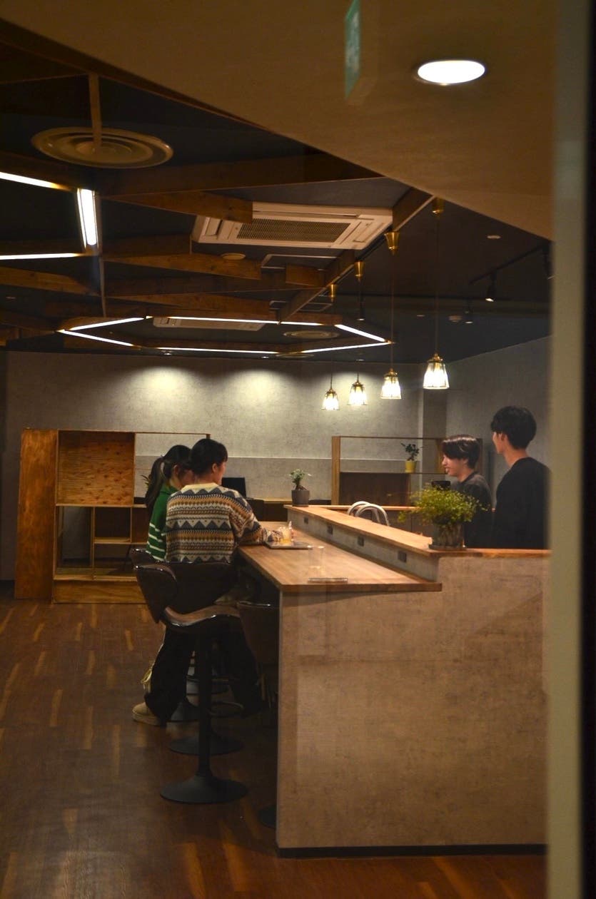 【立席最大40名、着席30名利用可】プロジェクター、スクリーン、WI-FI完備■小規模の会議や交流会、撮影に！の写真9