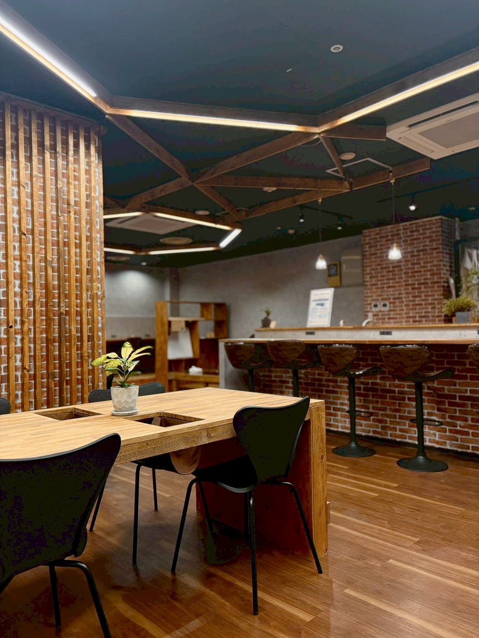 【立席最大40名、着席30名利用可】プロジェクター、スクリーン、WI-FI完備■小規模の会議や交流会、撮影に！の写真13