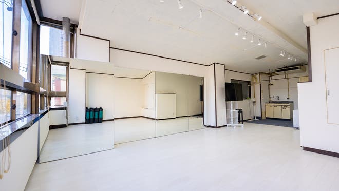 自然光たっぷり開放的なスタジオの写真2