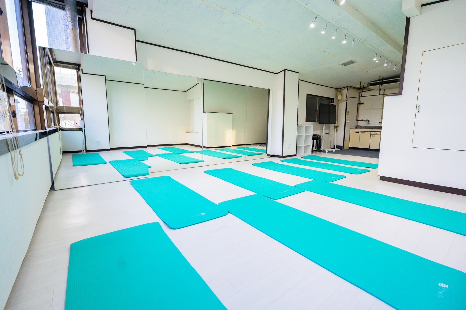 自然光たっぷり開放的なスタジオの写真4