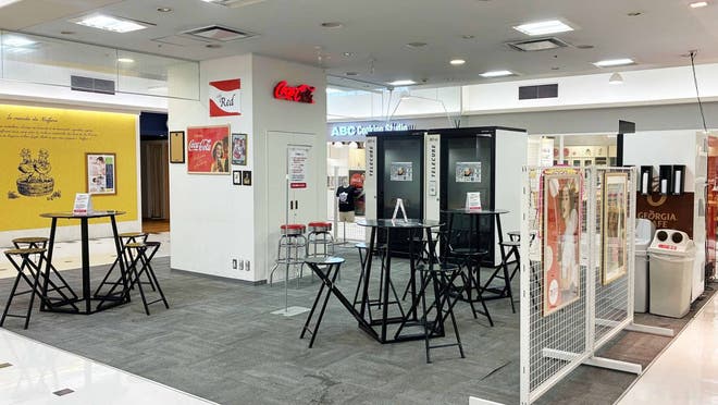 【テレキューブ】トナリエ宇都宮の個室型ワークブース(307-02)です。視線と音を遮る、プライベートな集中環境。の写真1