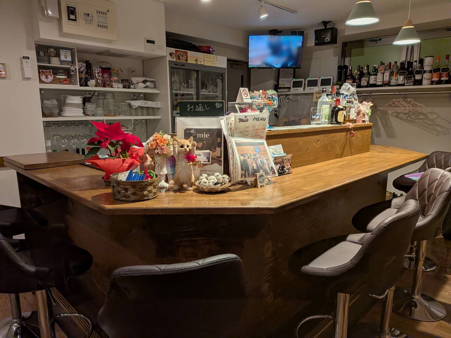 【20名収容】新宿三丁目駅、新宿御苑前駅から近い隠れ家スナック｜オフ会・撮影・1日店長・会議に最適！の写真7