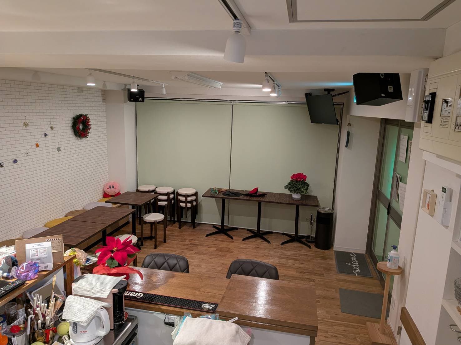 【20名収容】新宿三丁目駅、新宿御苑前駅から近い隠れ家スナック｜オフ会・撮影・1日店長・会議に最適！の写真11