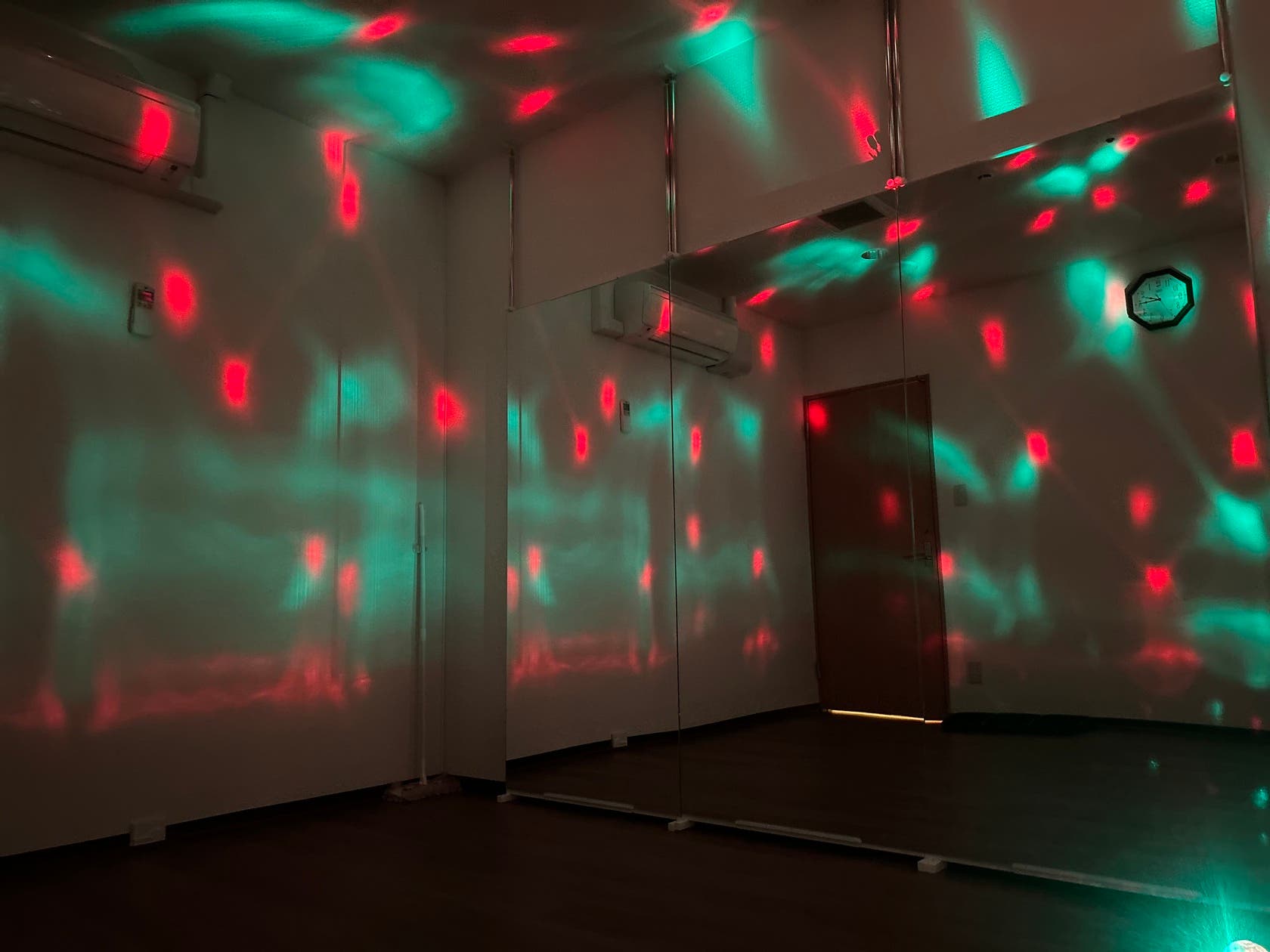 【全日1h500円】ダンスができるレンタルスタジオ｜すすきの駅徒歩3分｜24時間営業｜マンツーマン、個人練習｜Wi-Fi完備の写真3