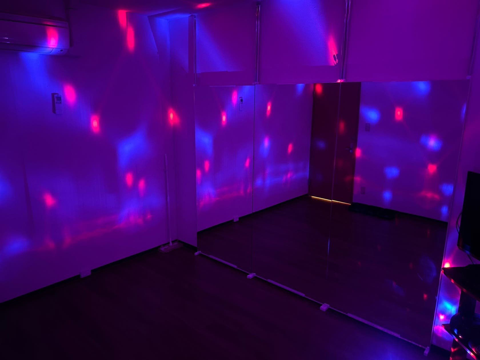 【全日1h500円】ダンスができるレンタルスタジオ｜すすきの駅徒歩3分｜24時間営業｜マンツーマン、個人練習｜Wi-Fi完備の写真5