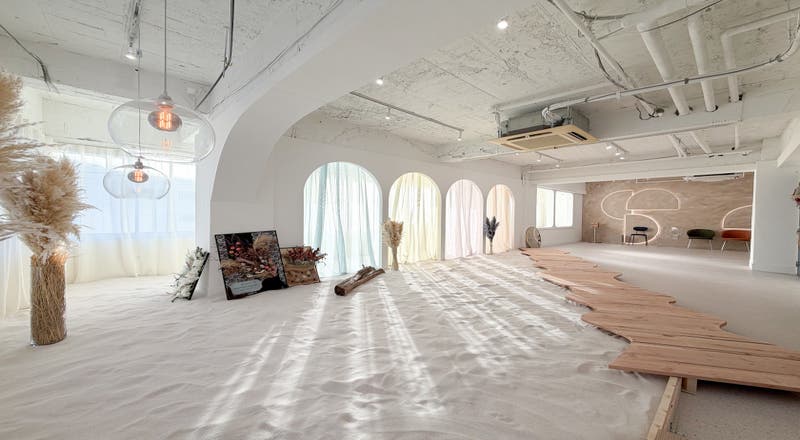【ベストホスト運営】🏝️NEW OPEN🏝️自然光が降り注ぐサントリーニ島風シロホリ｜10背景＆プロ機材全て無料で手ぶら撮影