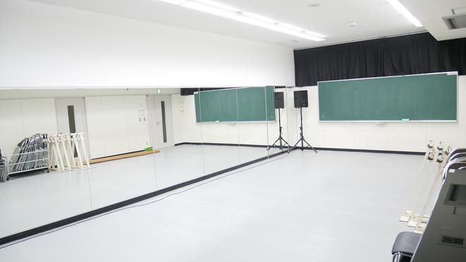 日本芸術専門学校 練習スタジオ(第5教室)の写真1