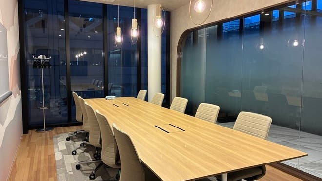 会議室 02(10名)の写真1