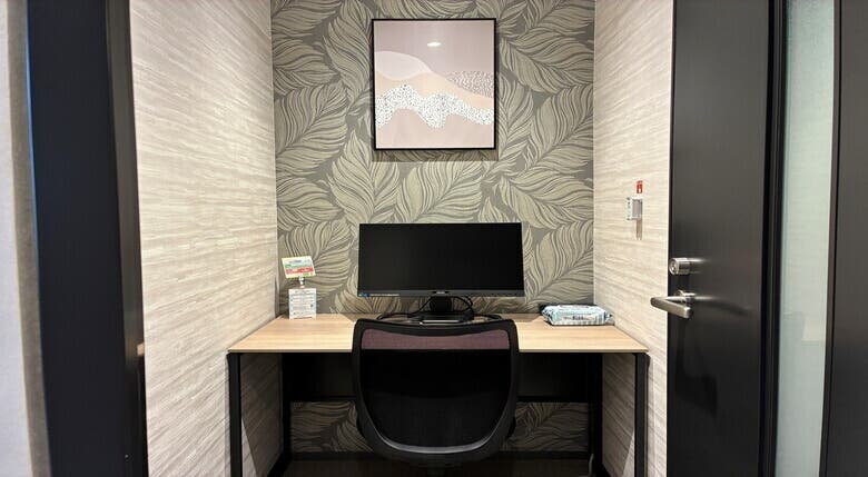 ROOM W 06
