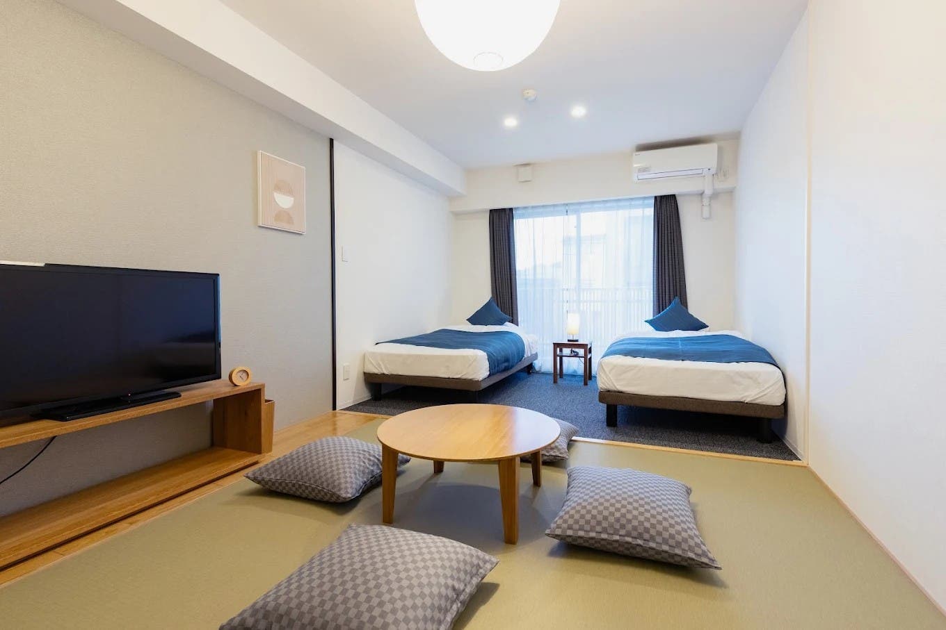 二条駅から徒歩4分のホテル客室（和洋室）の写真1