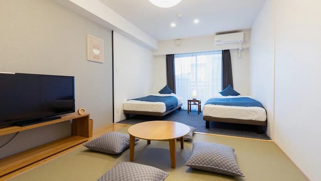 二条駅から徒歩4分のホテル客室(和洋室)の写真1