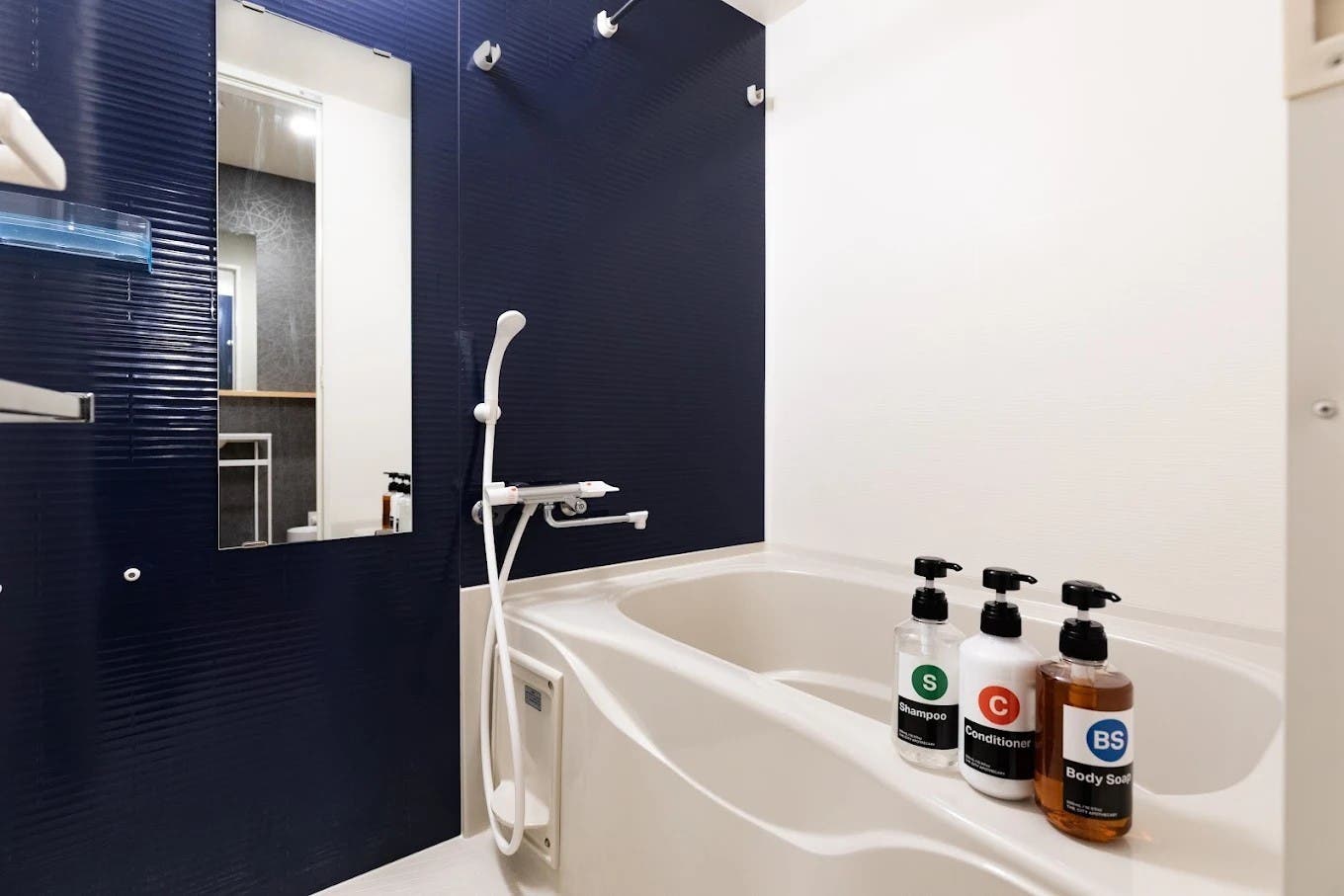 二条駅から徒歩4分のホテル客室（和洋室）の写真6