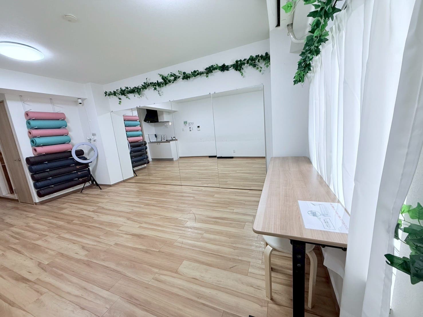 《梅田ダンススタジオ402》駅1分/飲食OK/設備無料/更衣室/光Wi-Fi/リングライトの写真4