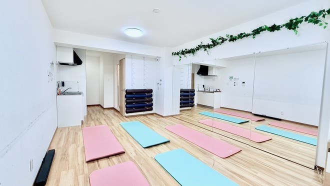 《梅田ダンススタジオ402》駅1分/飲食OK/設備無料/更衣室/光Wi-Fi/リングライトの写真2