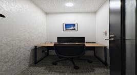 ROOM W 04