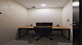 ROOM W 13