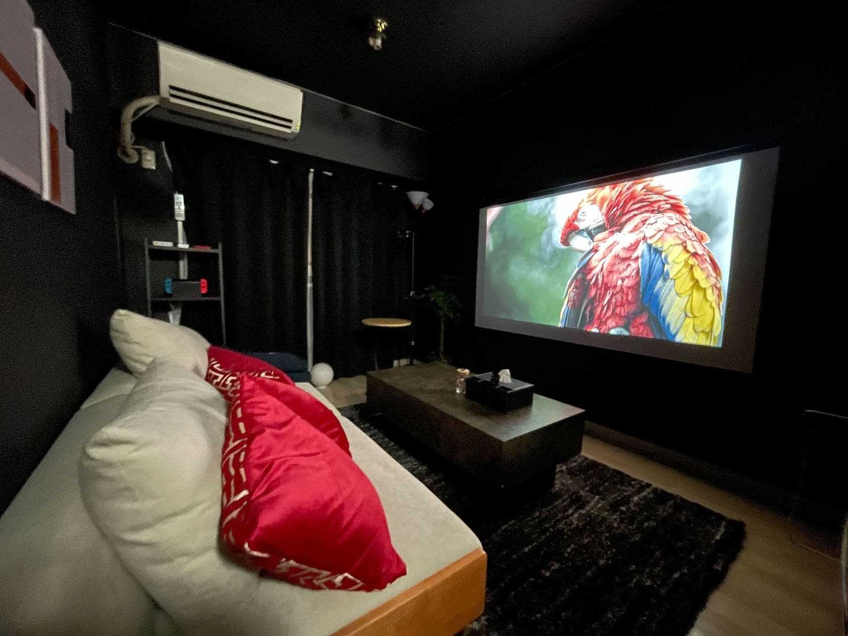 スペモ🎬駅徒歩4分🚶‍♀️プロジェクター🎦スクリーン🎞️映画鑑賞🍿ゲーム🎮️デート💖818_CINEMA大阪十三の写真1