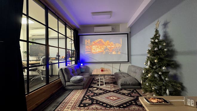 【シアタールーム】大阪メトロ御堂筋線「本町駅」2分の貸切パーティースペースの写真1