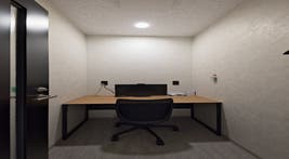 ROOM W 10