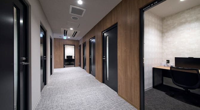 ROOM W 23