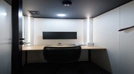 ROOM L 03