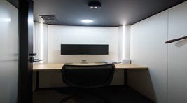 ROOM L 06