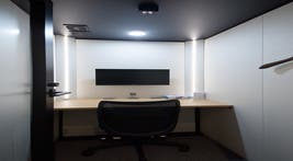 ROOM L 17