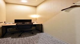 ROOM W 12