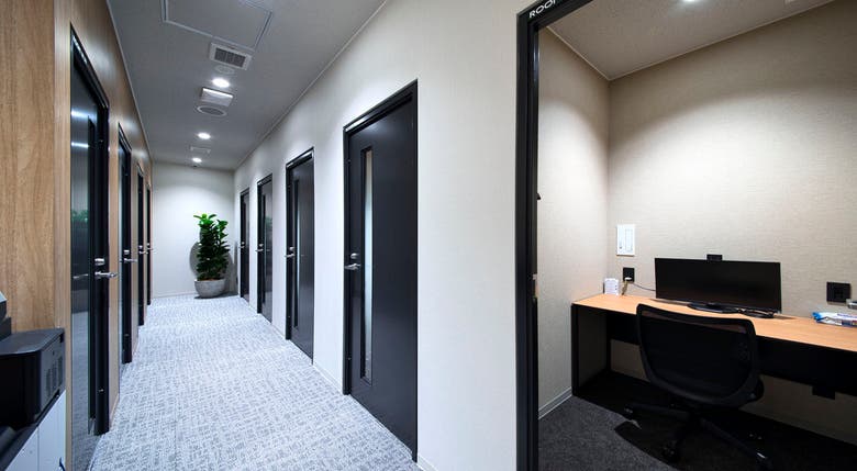 ROOM W 16