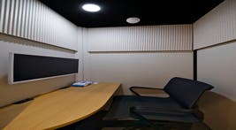 ROOM R 10