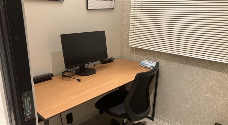 ROOM W 10