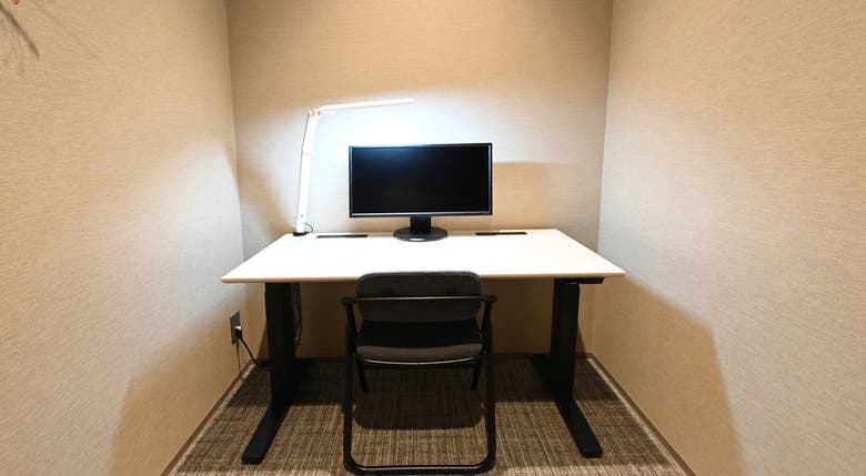 ROOM W 09