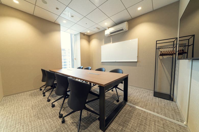 会議室 02(8名)の写真1