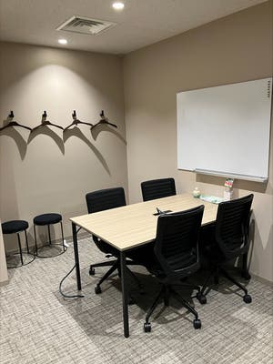 会議室 04(4名)の写真1