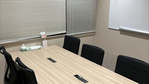 会議室 05(6名)の写真1