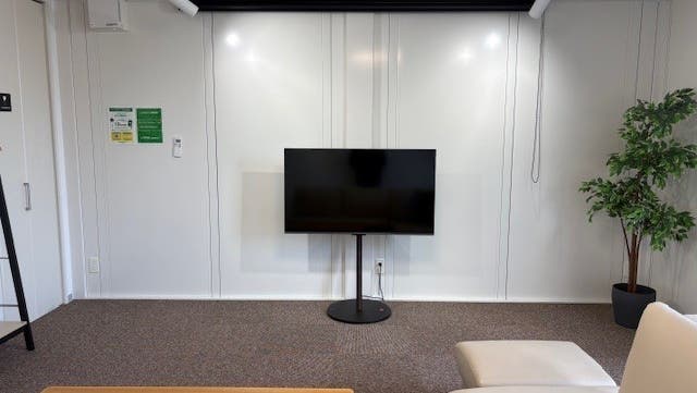 【Living】✨U-SPACE浜松南店✨テレビ&ソファ付きで、パーティーや女子会などにぴったりです♪Wi-Fi/浜松市の写真4