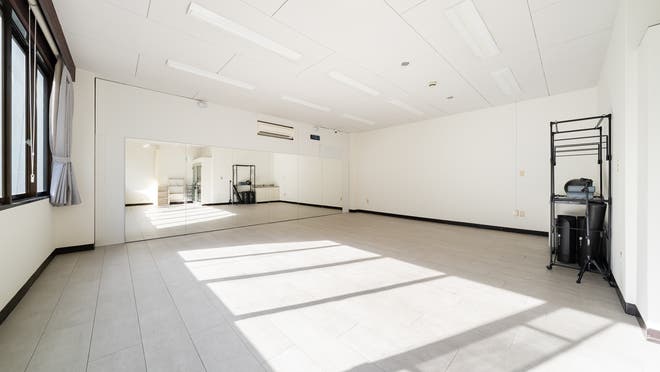新店舗オープン🌟【百合ヶ丘駅徒歩1分】鏡6面で大人数OK💃ダンス/ヨガ/演劇/撮影/レッスンに最適🌟の写真2