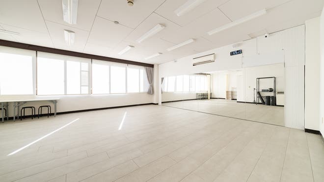 新店舗オープン🌟【百合ヶ丘駅徒歩1分】鏡6面で大人数OK💃ダンス/ヨガ/演劇/撮影/レッスンに最適🌟の写真7