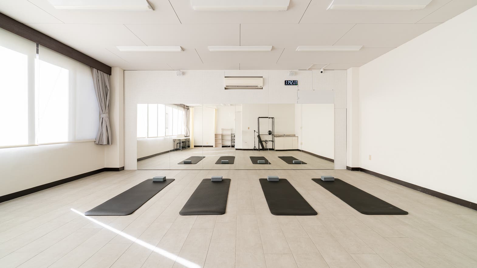 新店舗オープン🌟【百合ヶ丘駅徒歩1分】鏡6面で大人数OK💃ダンス/ヨガ/演劇/撮影/レッスンに最適🌟の写真9