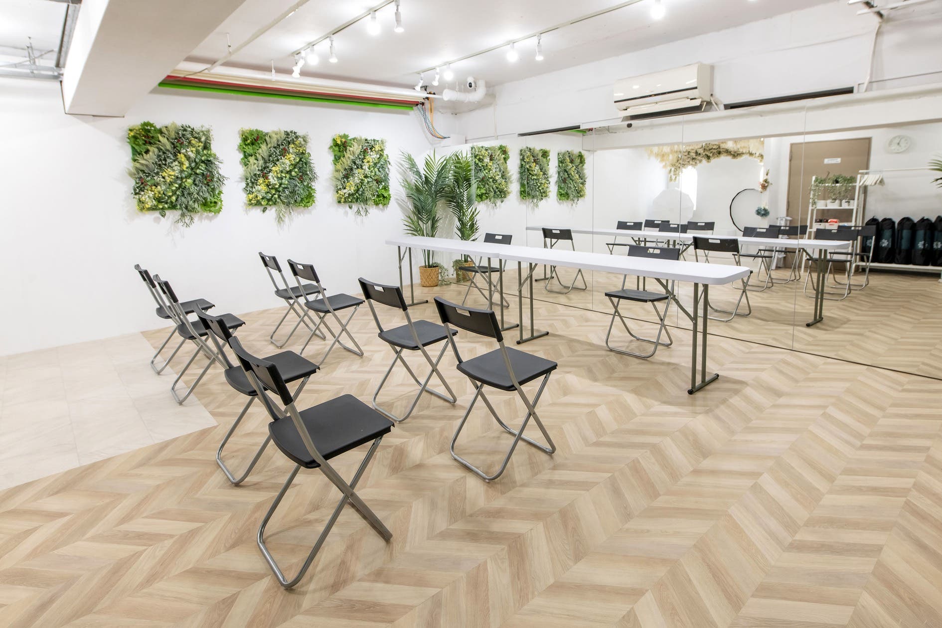 【永福町駅4分】広々40㎡超/大型鏡計6m超/調光調色/ダンス・ポージング・演劇・撮影・楽器演奏可☆/プロ監修撮影スペースも併設の写真8