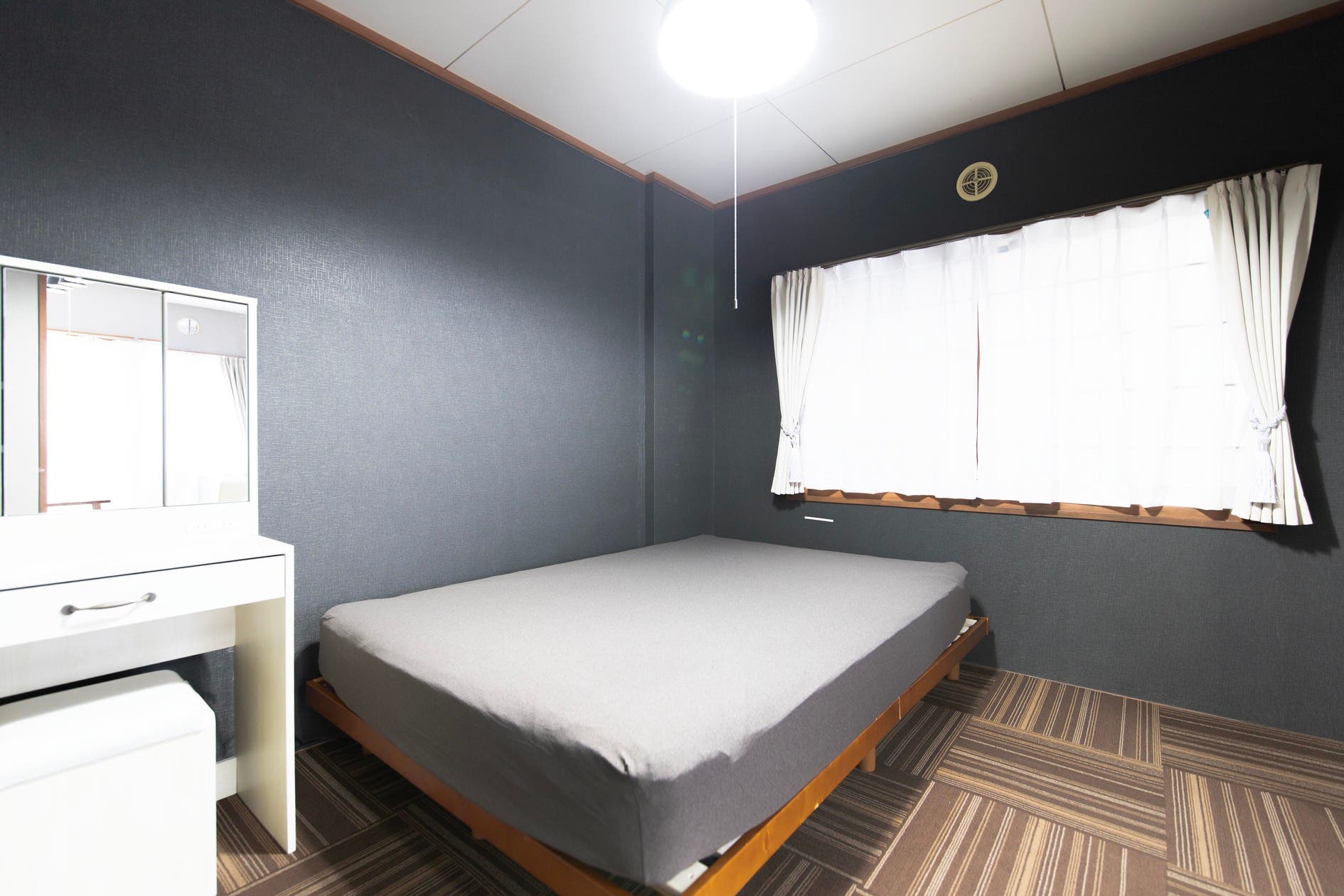 ✨地域最安値挑戦✨【すすきの繁華街すぐ】50型TVで大人気ゲームや映画鑑賞📺無料wi-fi🎵『502』の写真2