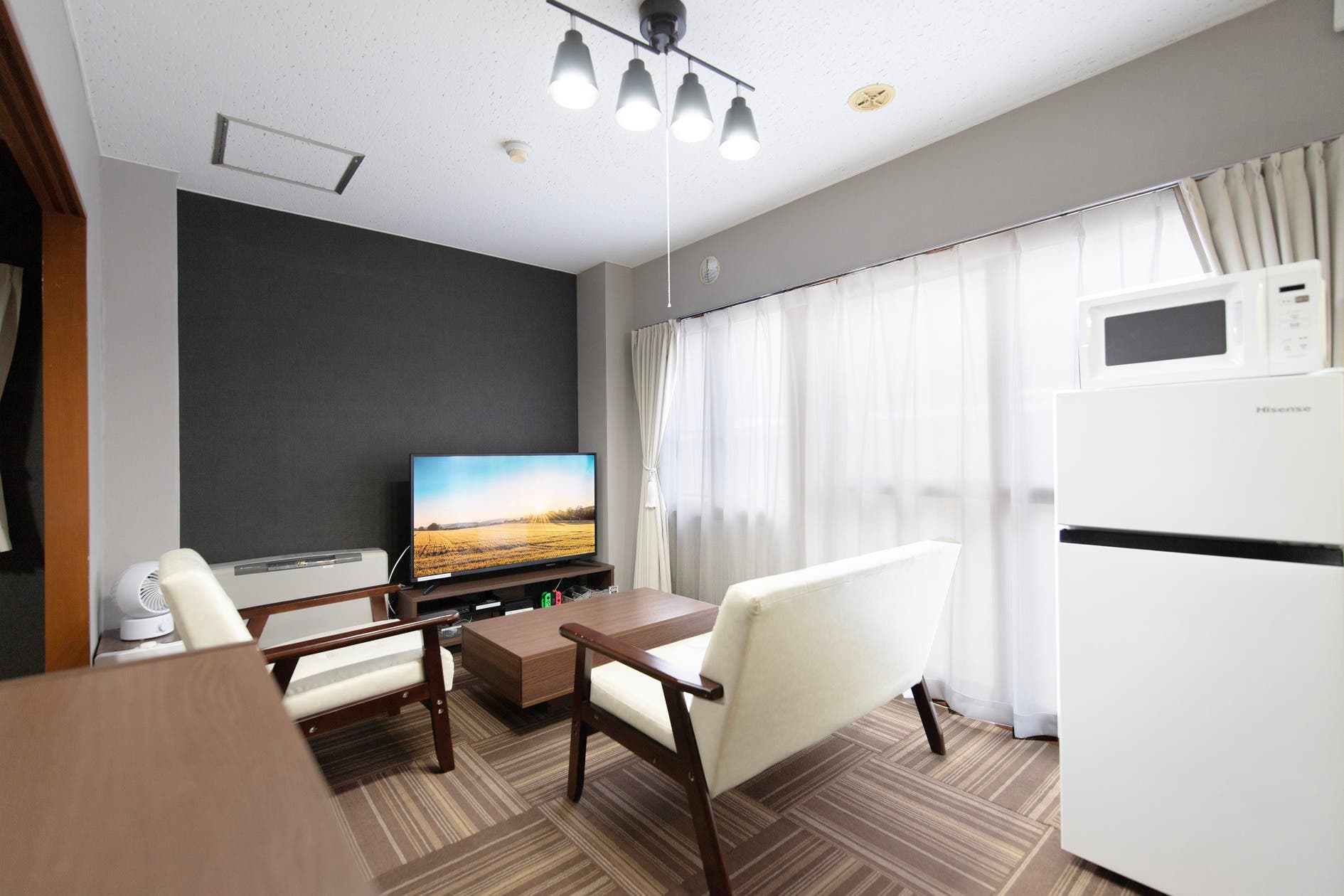 ✨地域最安値挑戦✨【すすきの繁華街すぐ】50型TVで大人気ゲームや映画鑑賞📺無料wi-fi🎵『502』の写真6