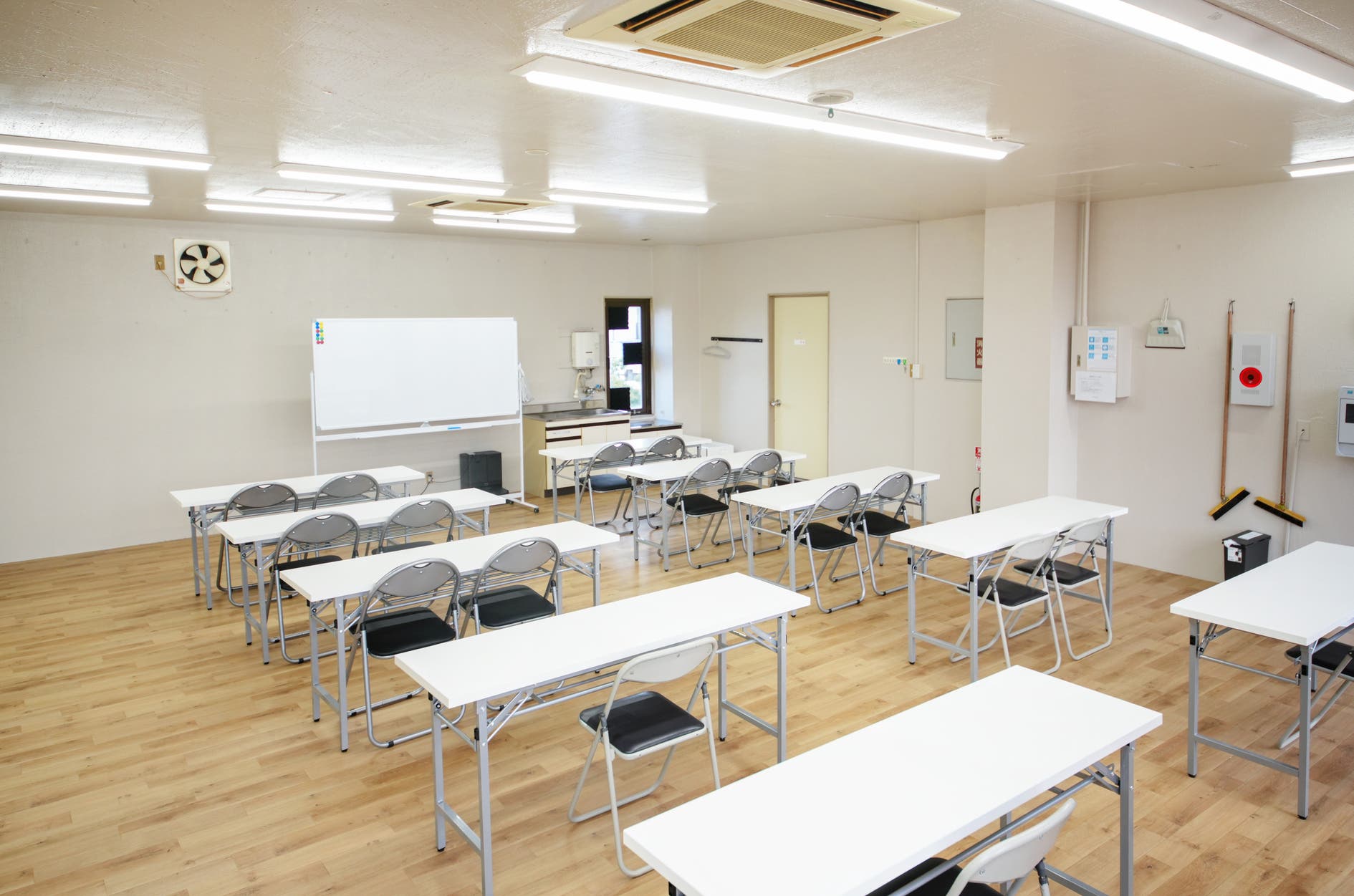 当日予約OK　音に寛容な70㎡フリーゾーンの写真4