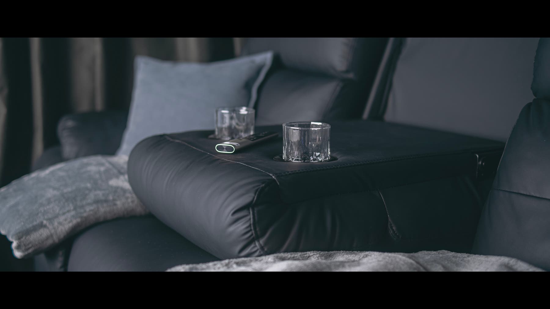 スペモシネマ🎬️東新宿駅4分🍷ゴミ無料👌🏻プロジェクター🎥映画デート💞ゲーム🎮706_SpemoCINEMA東新宿の写真7