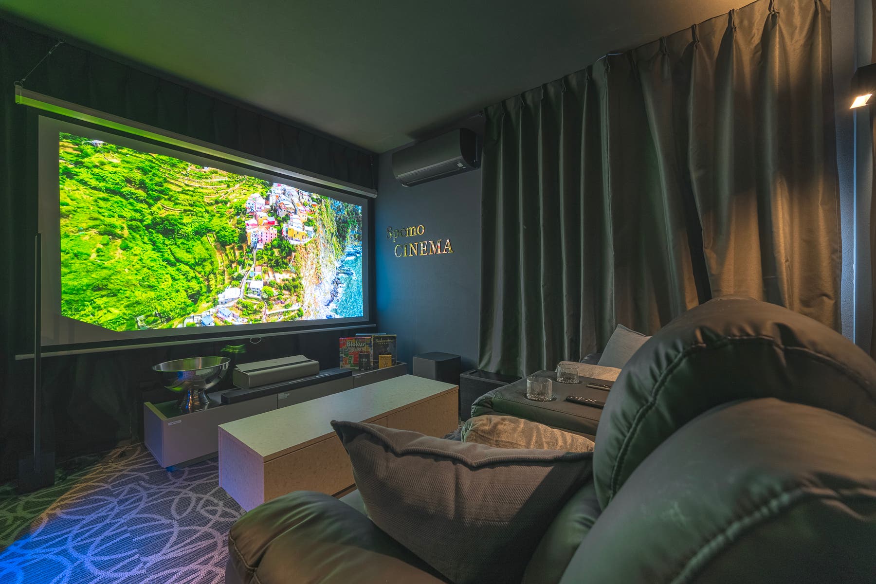 スペモシネマ🎬️東新宿駅4分🍷ゴミ無料👌🏻プロジェクター🎥映画デート💞ゲーム🎮706_SpemoCINEMA東新宿の写真13