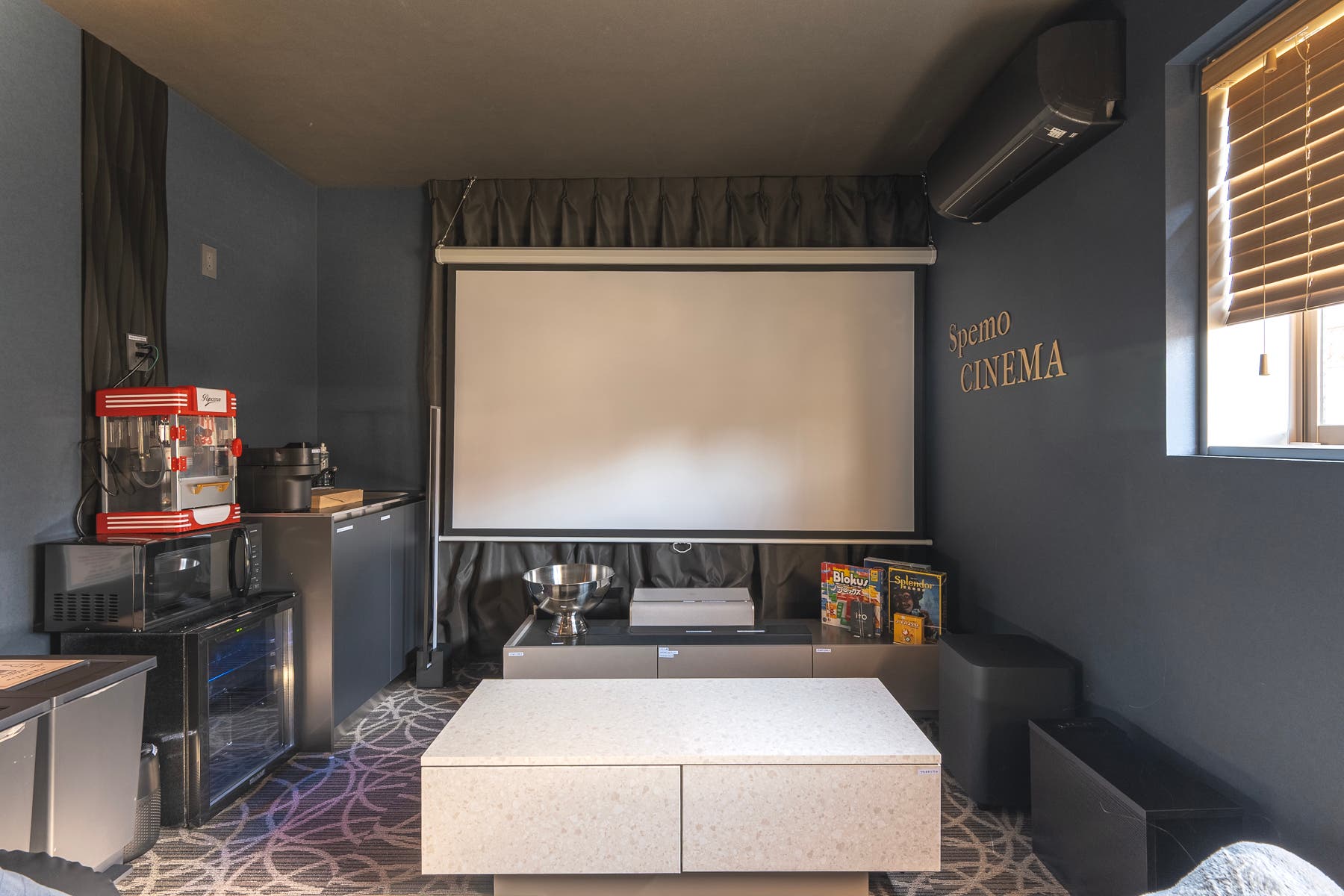 スペモシネマ🎬️東新宿駅4分🍷ゴミ無料👌🏻プロジェクター🎥映画デート💞ゲーム🎮706_SpemoCINEMA東新宿の写真15