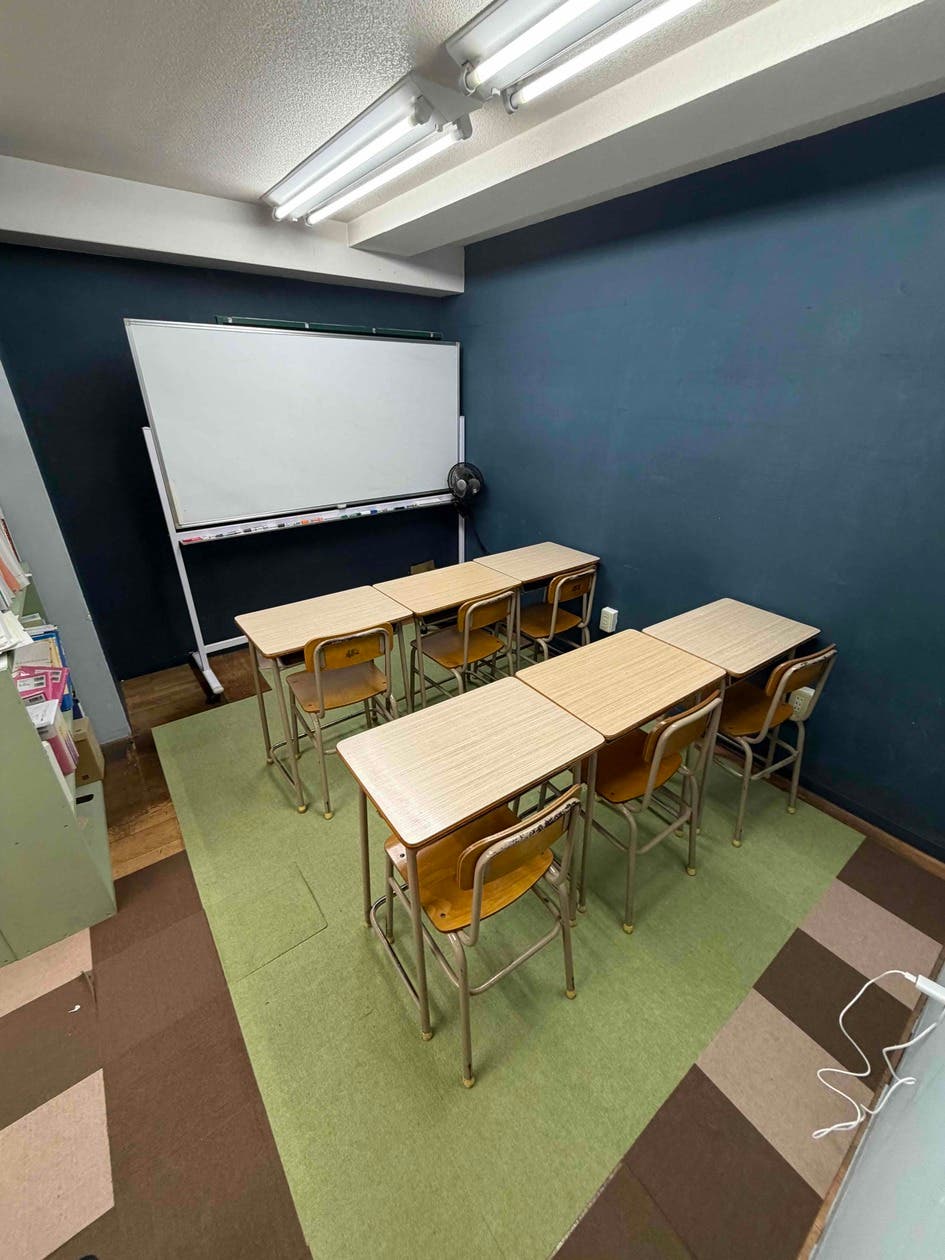 ホワイトボード付解放感のある授業スペースの写真3