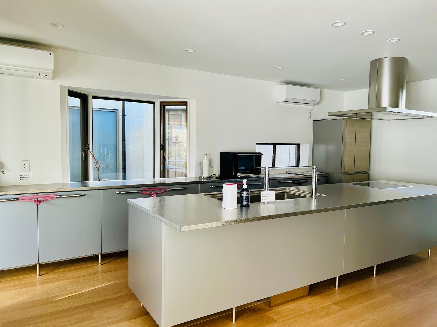 【安心😊スタッフ事前清掃付】1階自然光✨ダンス🎵大型ミラー/ヨガ/推し活/商用撮影/音楽/キッチン/女子会/撮影会の写真3