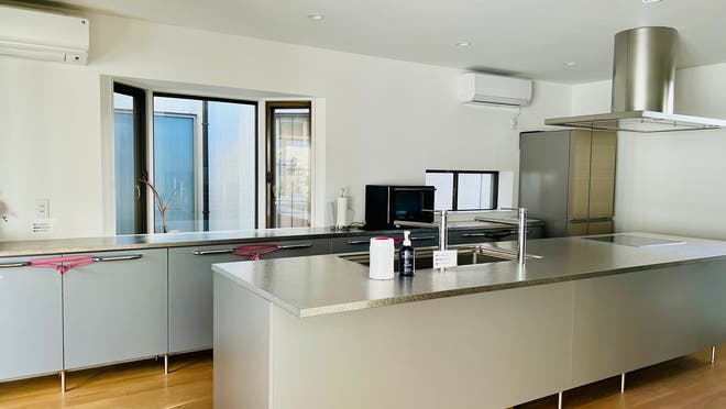 【安心😊スタッフ事前清掃付】1階自然光✨ダンス🎵大型ミラー/ヨガ/推し活/商用撮影/音楽/キッチン/女子会/撮影会の写真3